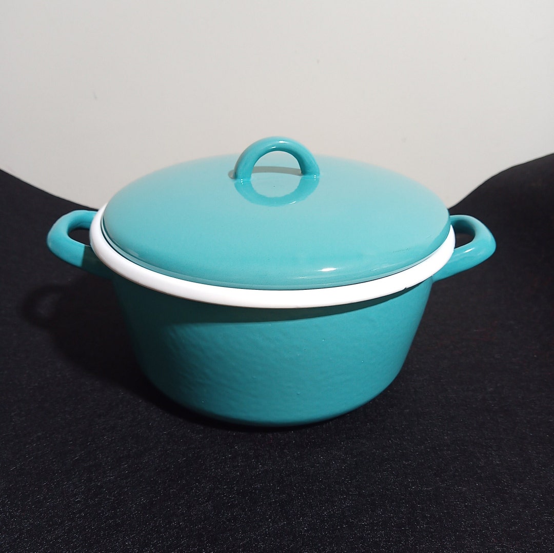 Vintage Enamel Stewpot Elegance: Premium Cooking Pot for Stylish and ...
