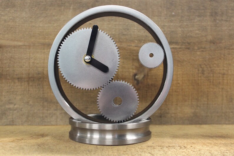 Metal Table Welded Clock, Unique Car Parts Clock, Handmade Mans Clock ...