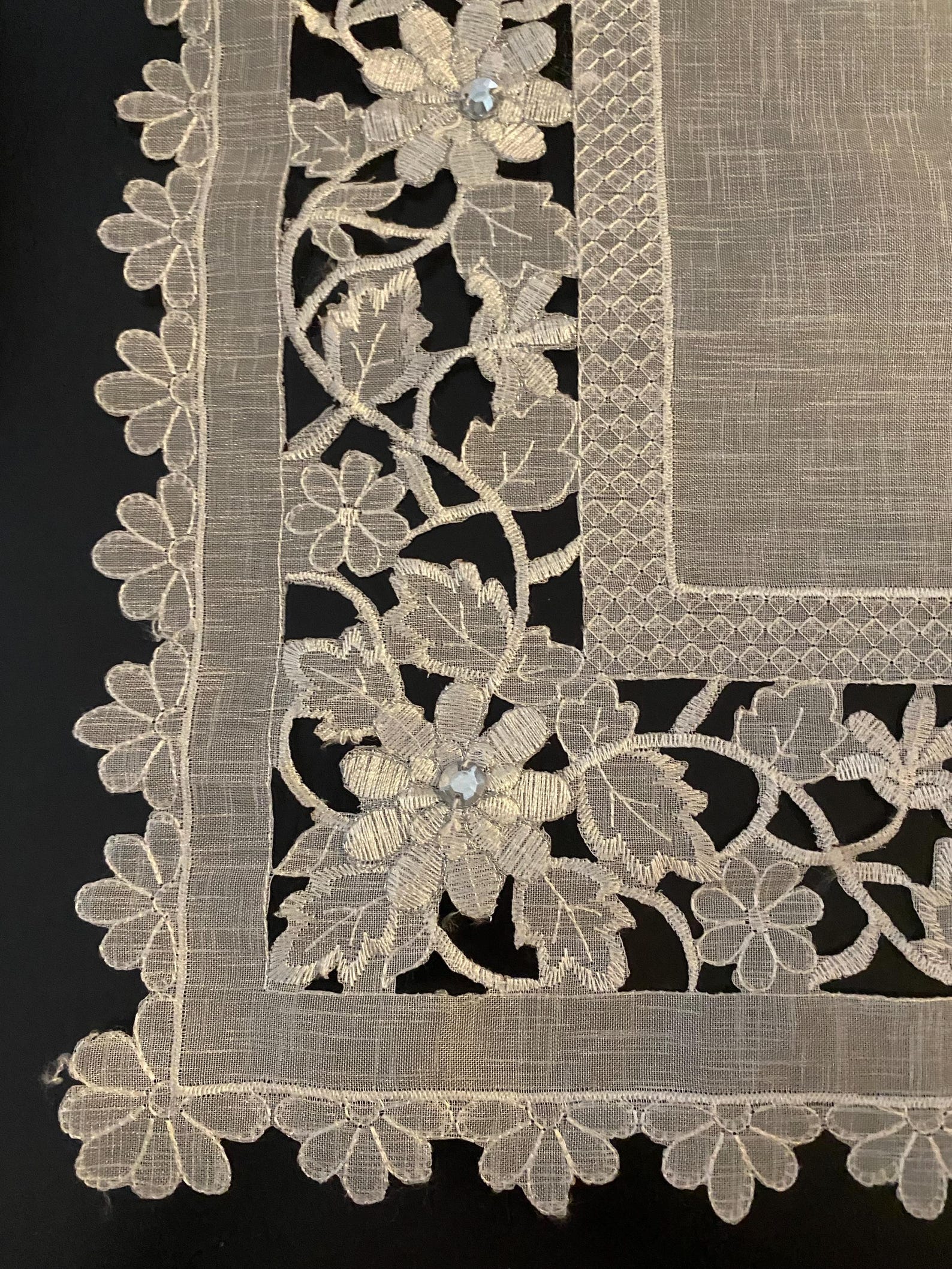 Fine Linens Fine Embroidered Table Runner TRCR-001 - Etsy