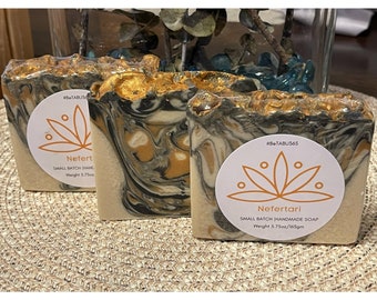 Queen Nefertari and Goddess Isis Sacred Ritual Egyptians Gods Union ...