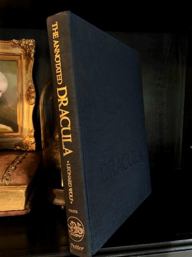 Dracula – Bram Stoker (1975) – Annotated by Leonard Wolf – Illustrated ...
