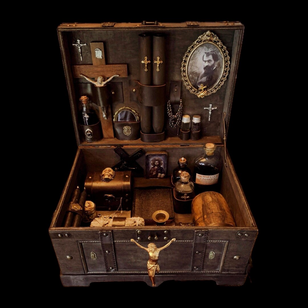19th Century Gothic Vampire Hunting Kit - Unique Victorian Reproduction ...