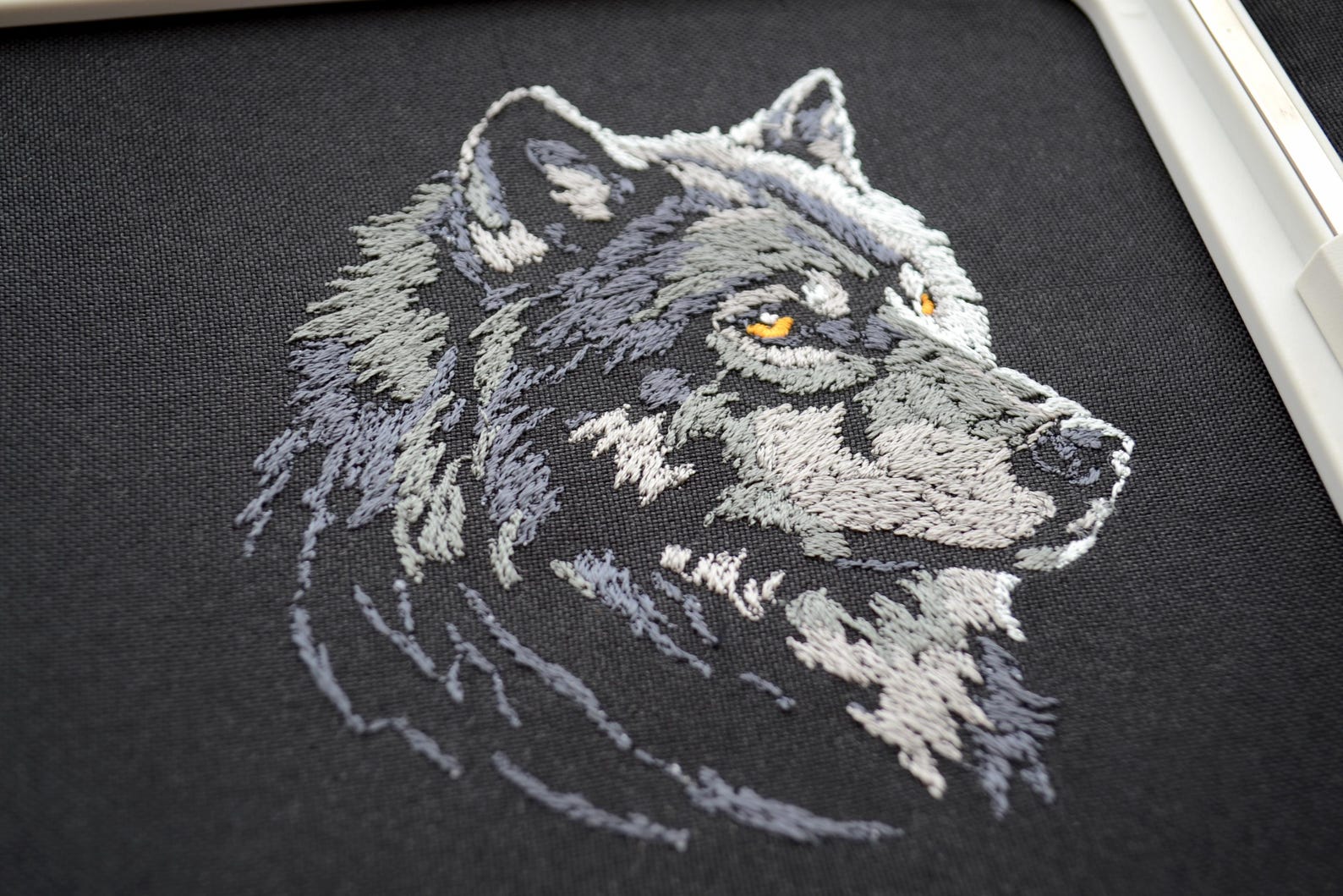 Realistic Wild Wolf Embroidery Designs Bundle - Lifelike Forest Animal ...
