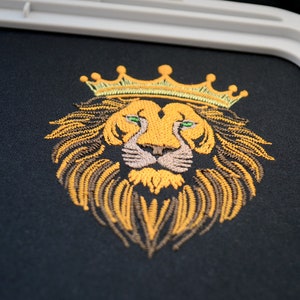 Crowned Lion King Embroidery Design - Royal Animal Head Pattern, Jungle ...