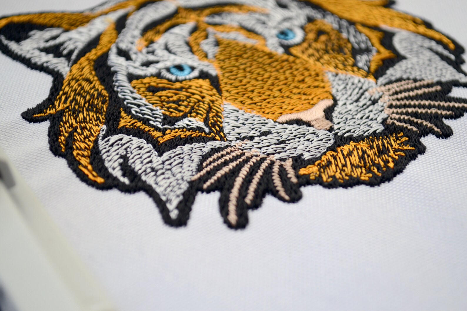 Bengal Tiger Head Embroidery Design - Sketch Stitch Wild Animal Face on ...