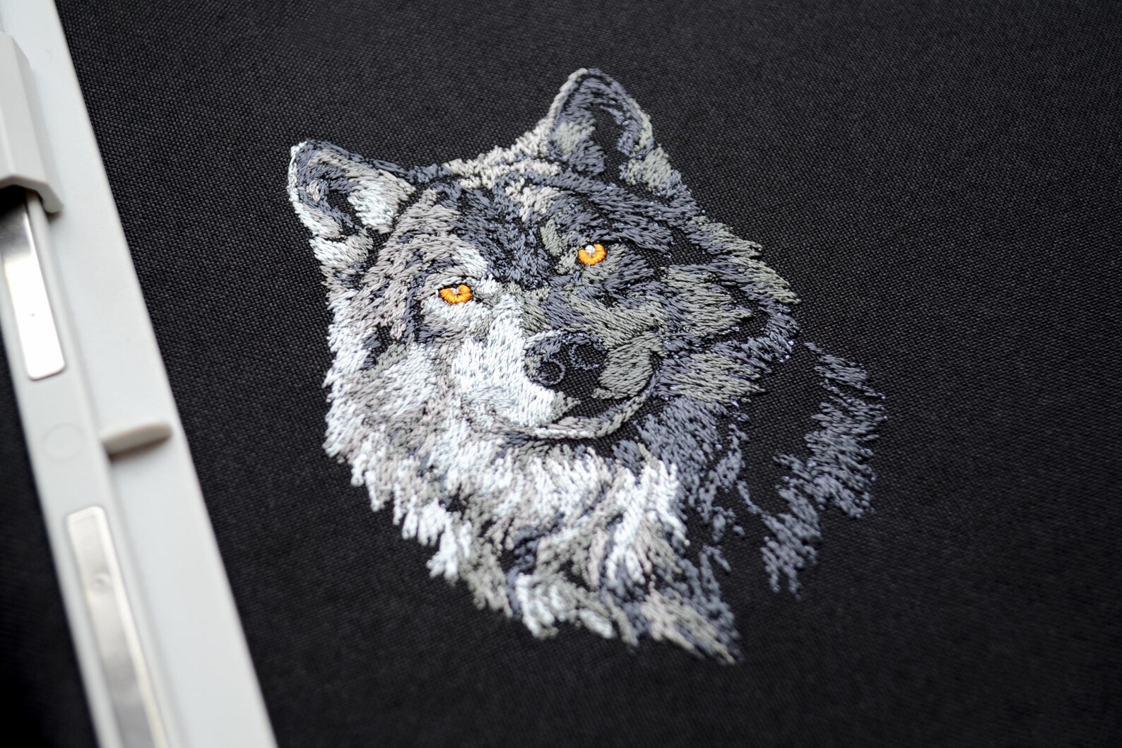 Realistic Wild Wolf Embroidery Designs Bundle - Lifelike Forest Animal ...