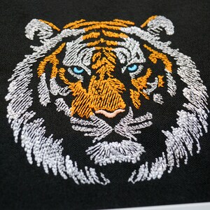 Quick Stitch Realistic Tiger Head Embroidery Design - Noble Animal Face ...