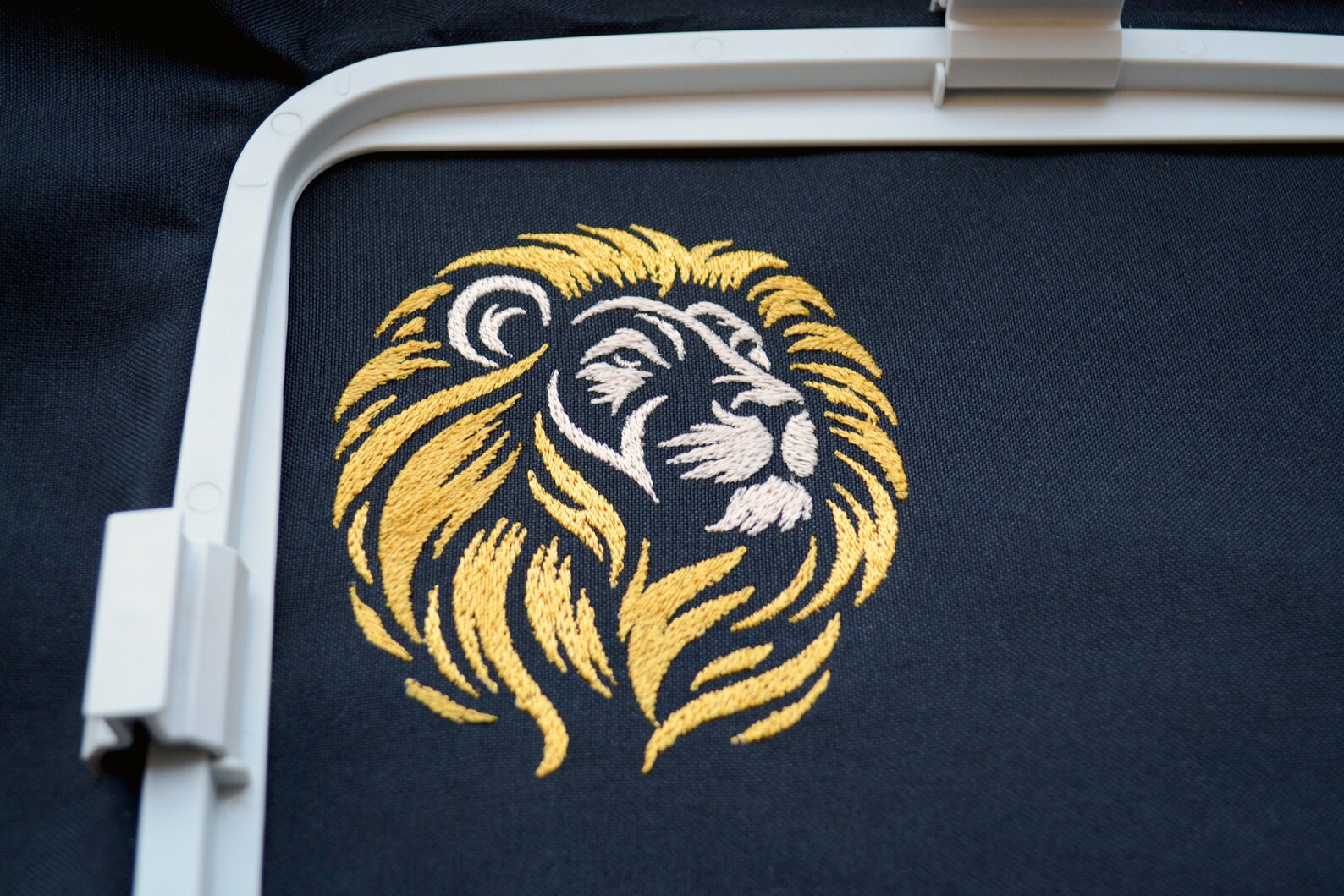 Noble Lion Face Embroidery Design Golden Mane Pattern Jungle King for ...