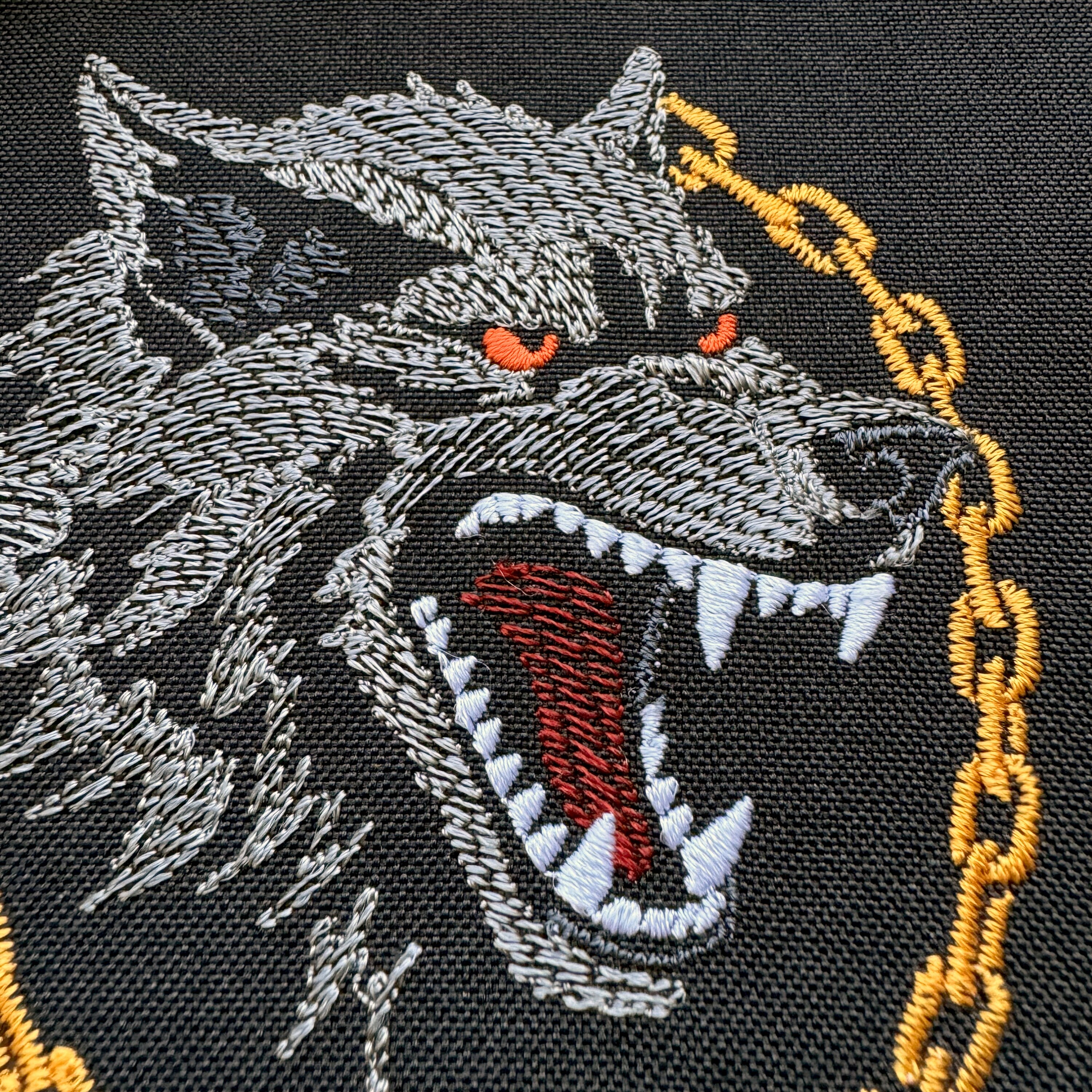 Quick Stitch Fierce Wolf Embroidery Design - Golden Chain Encircled ...