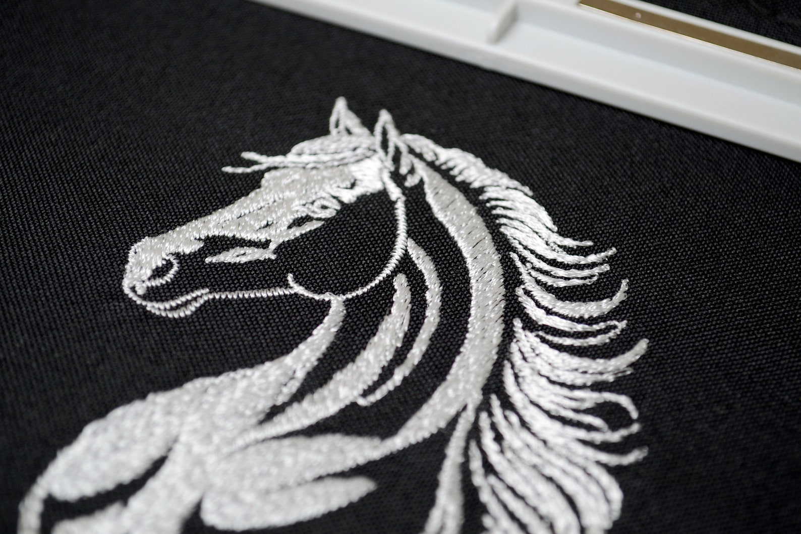 Elegant White Horse Embroidery Design - Fill Stitch Noble Animal Head ...