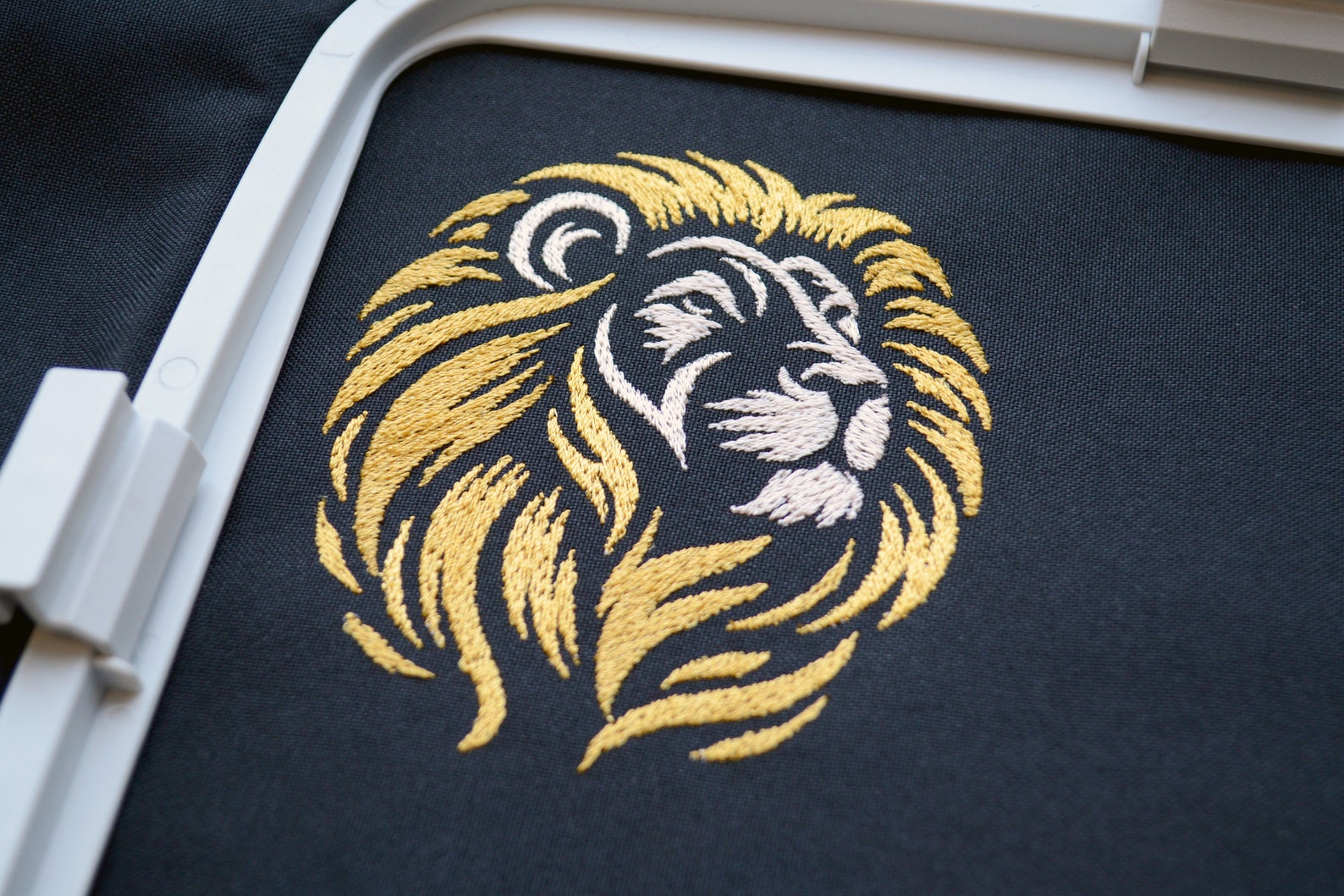 Noble Lion Face Embroidery Design Golden Mane Pattern Jungle King for ...