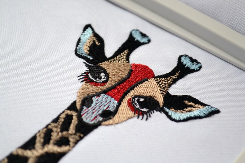 Colorful Giraffe Embroidery Design, Fill Stitch African Safari Animal ...