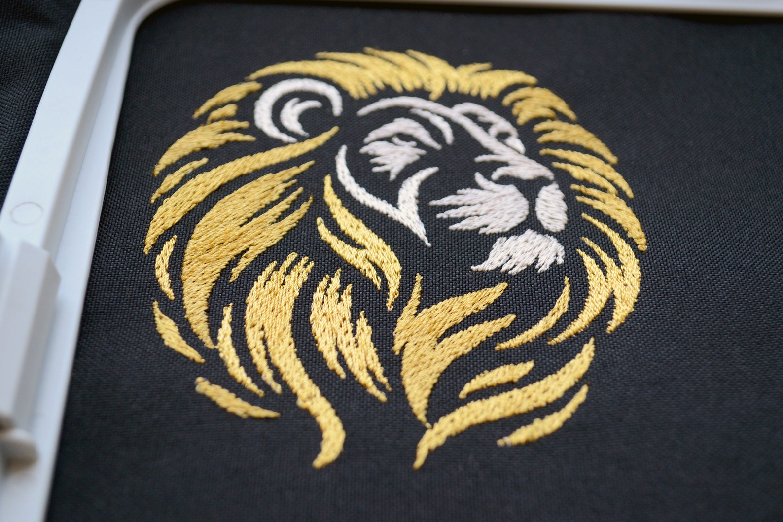 Noble Lion Face Embroidery Design Golden Mane Pattern Jungle King for ...