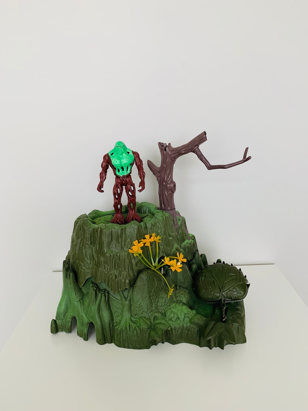 Vintage 1990 Kenner Swamp Thing Swamp Trap Playset With Swamp Thing ...