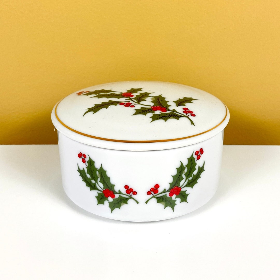 Round Trinket Box With Holly Design - Etsy