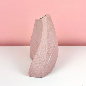 Unique Wavy Triangle Vase - Etsy