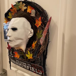 Michael Myers Wreath!! - Etsy