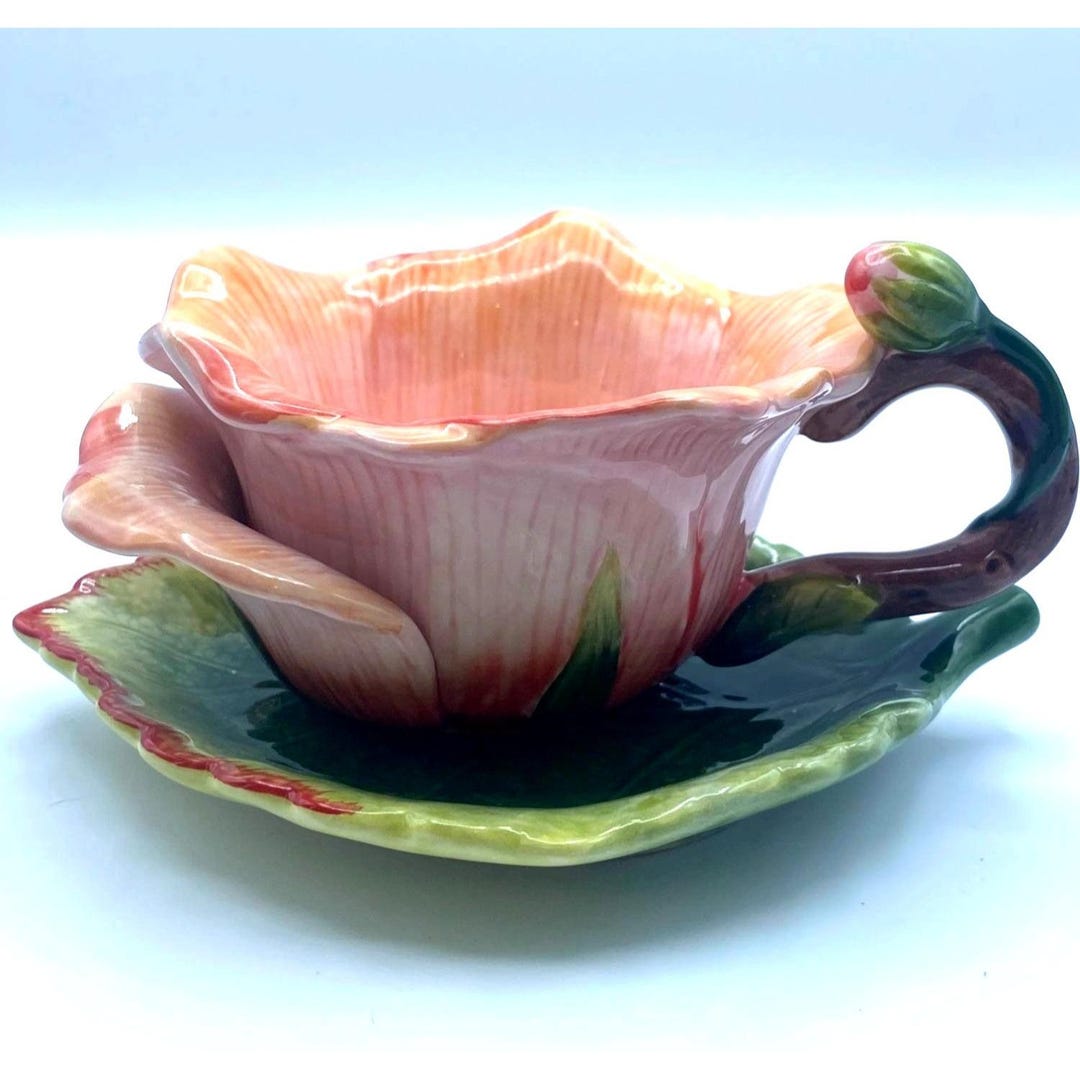 Corner Ruby Garden Collection Pink Teacup Handcrafted With Leaf Bottom ...