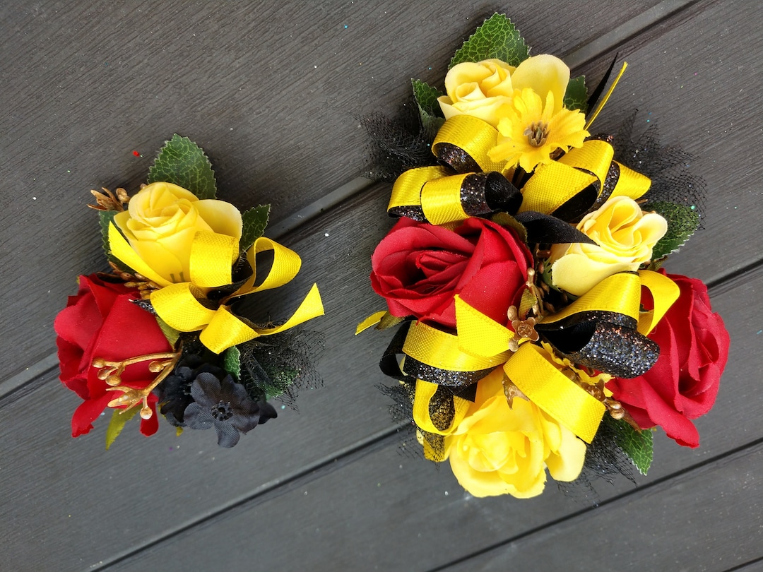 Prom Corsage and Boutonniere Flower Set. Homecoming Corsage and ...