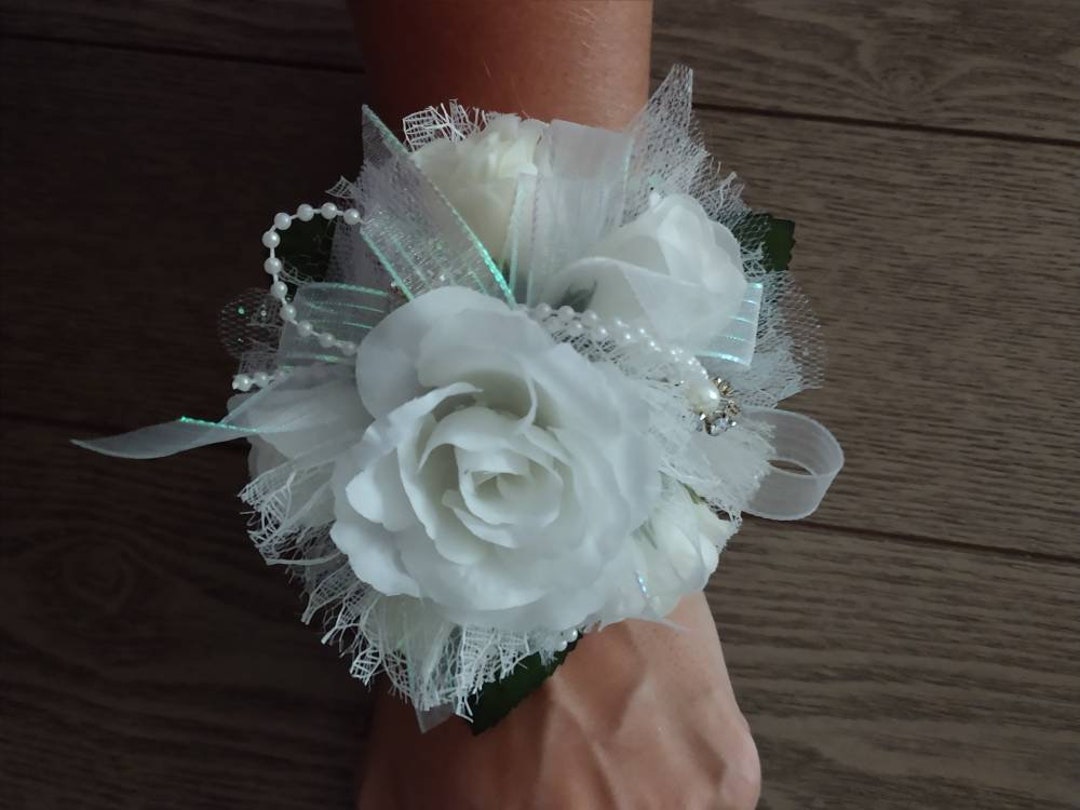 Corsage White Lace. Wrist Corsage. Custom Corsage - Etsy