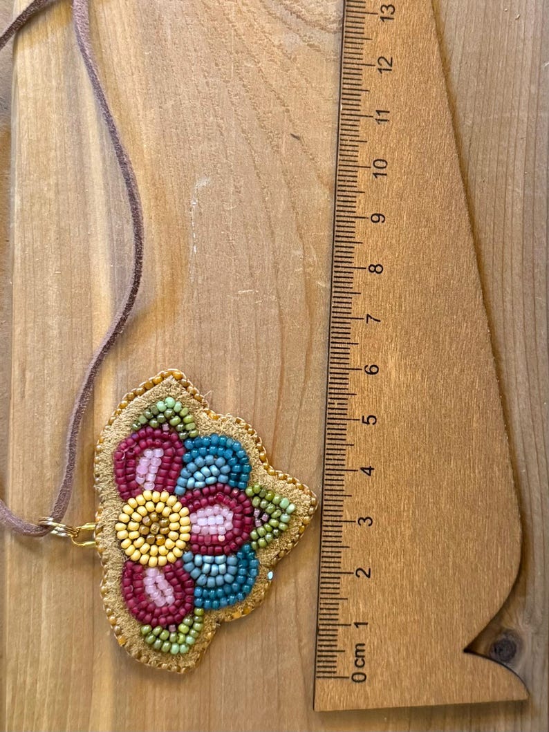Métis Beaded Wild Rose Pendant - Etsy