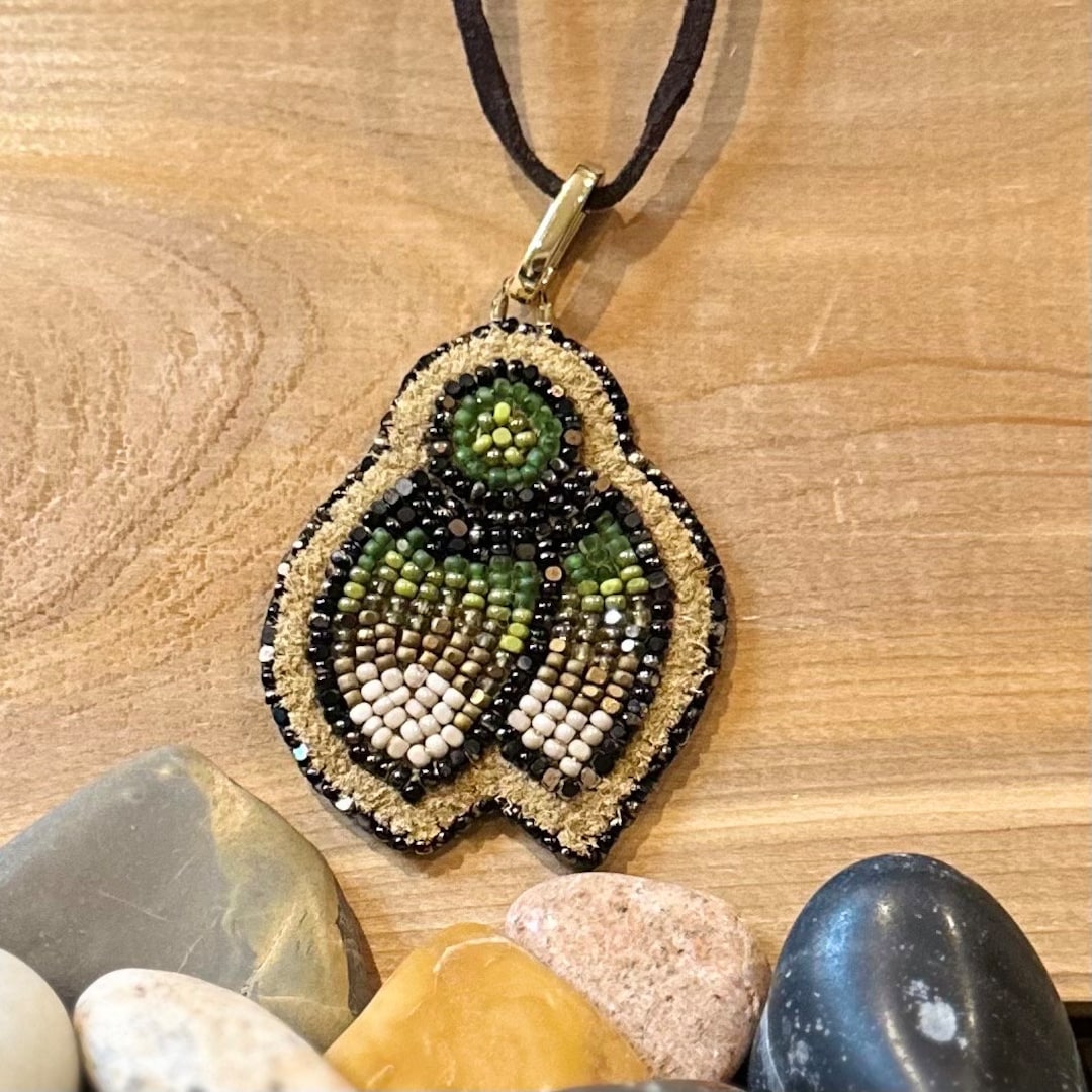 Handcrafted Indigenous Made: Métis Beaded Berry Pendant / Brooch - Etsy