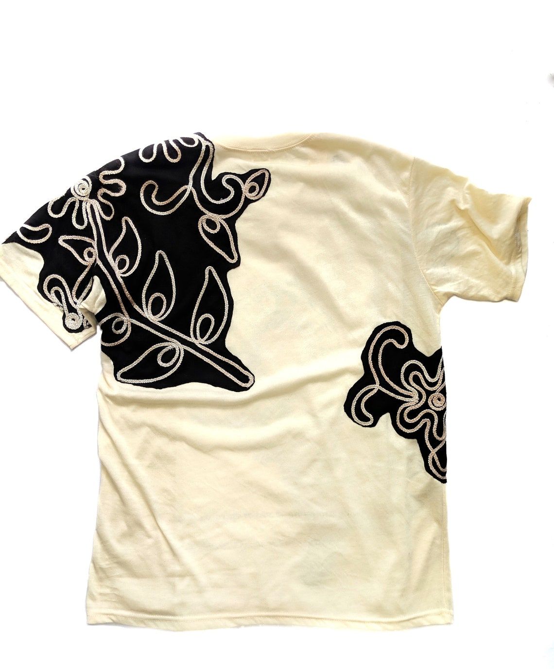 Cream Colored T-shirt With Floral Pattern/ Daisy Covered Tan - Etsy