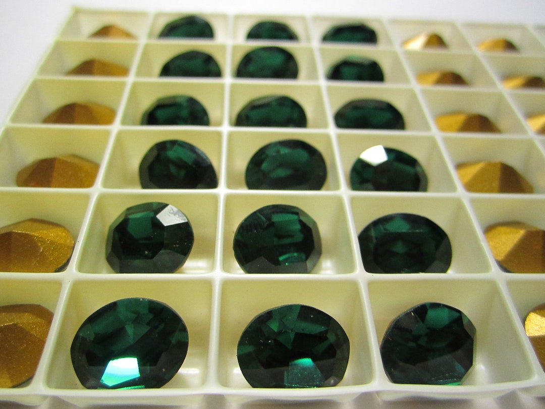 Swarovski - Vintage Oval Crystal 4100, 12x10 MM, Emerald. - Etsy