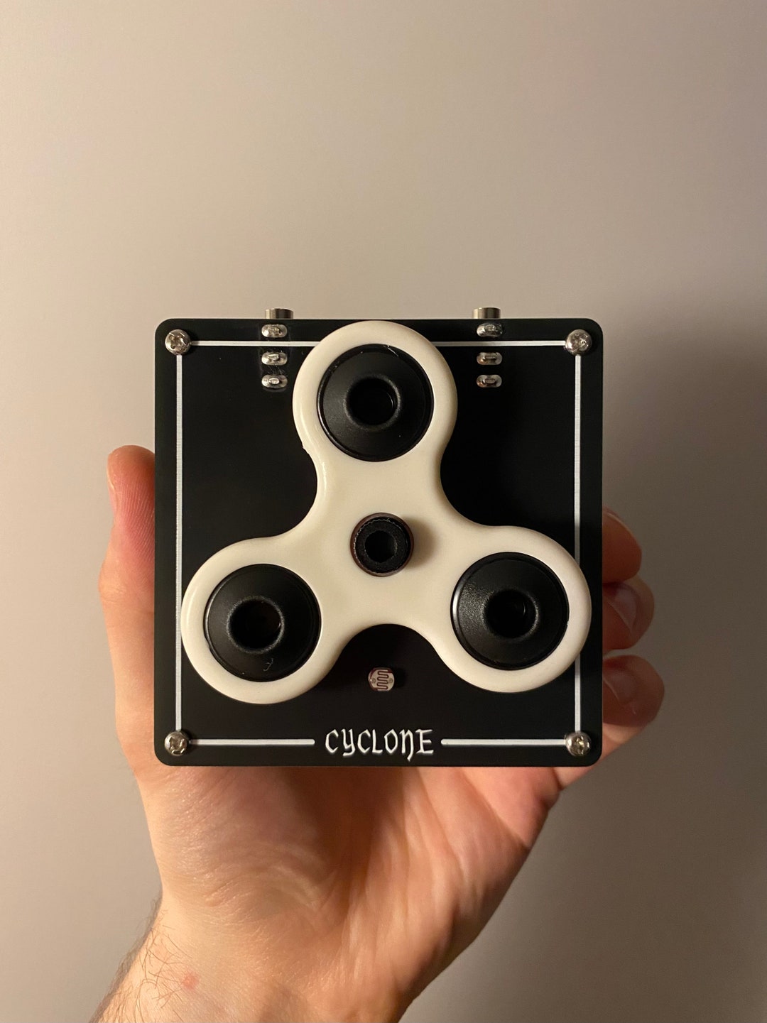 Krypt Modular Cyclone 0HP Fidget Spinner Tremolo / Modulation Effect ...