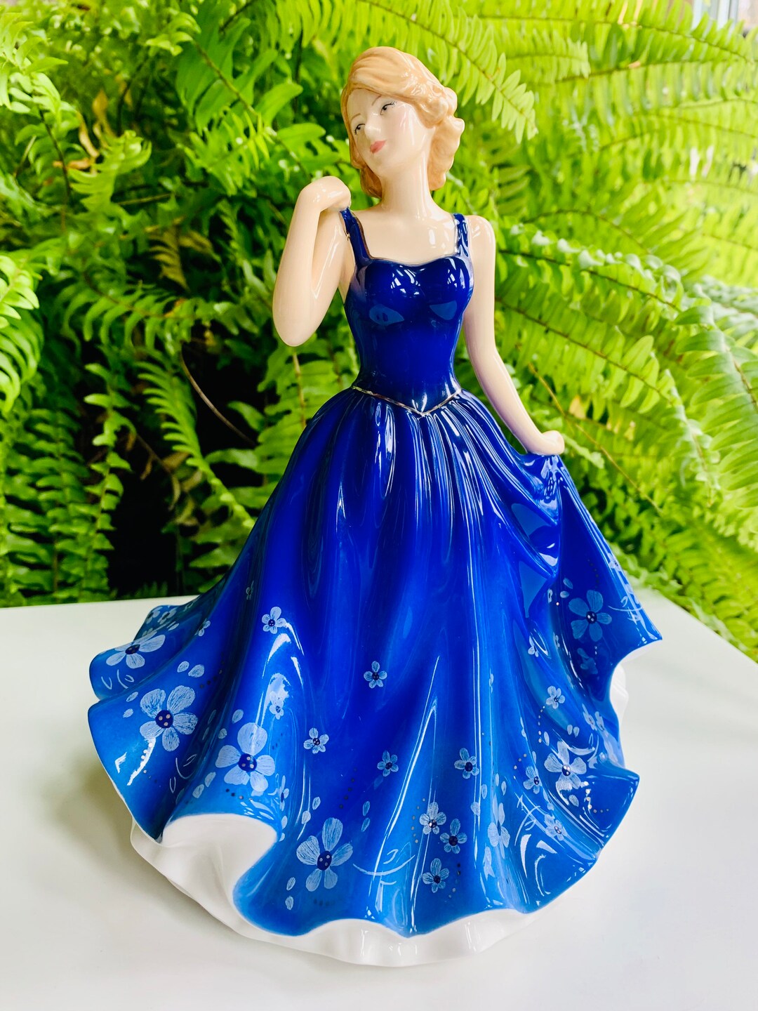 Vintage Royal Doulton Pretty Ladies Figurine Denise HN 5406 - Etsy