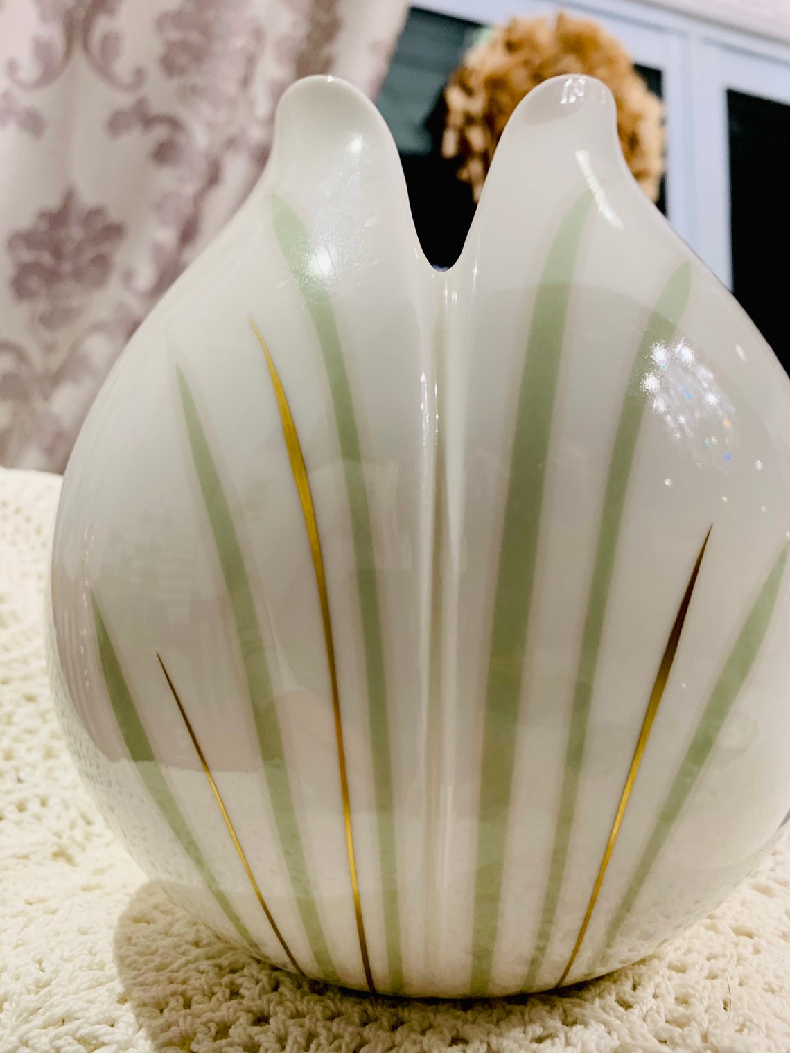 Vintage 1982 Royal Doulton Tulip Blossom vase Gerald Gulotta | Etsy