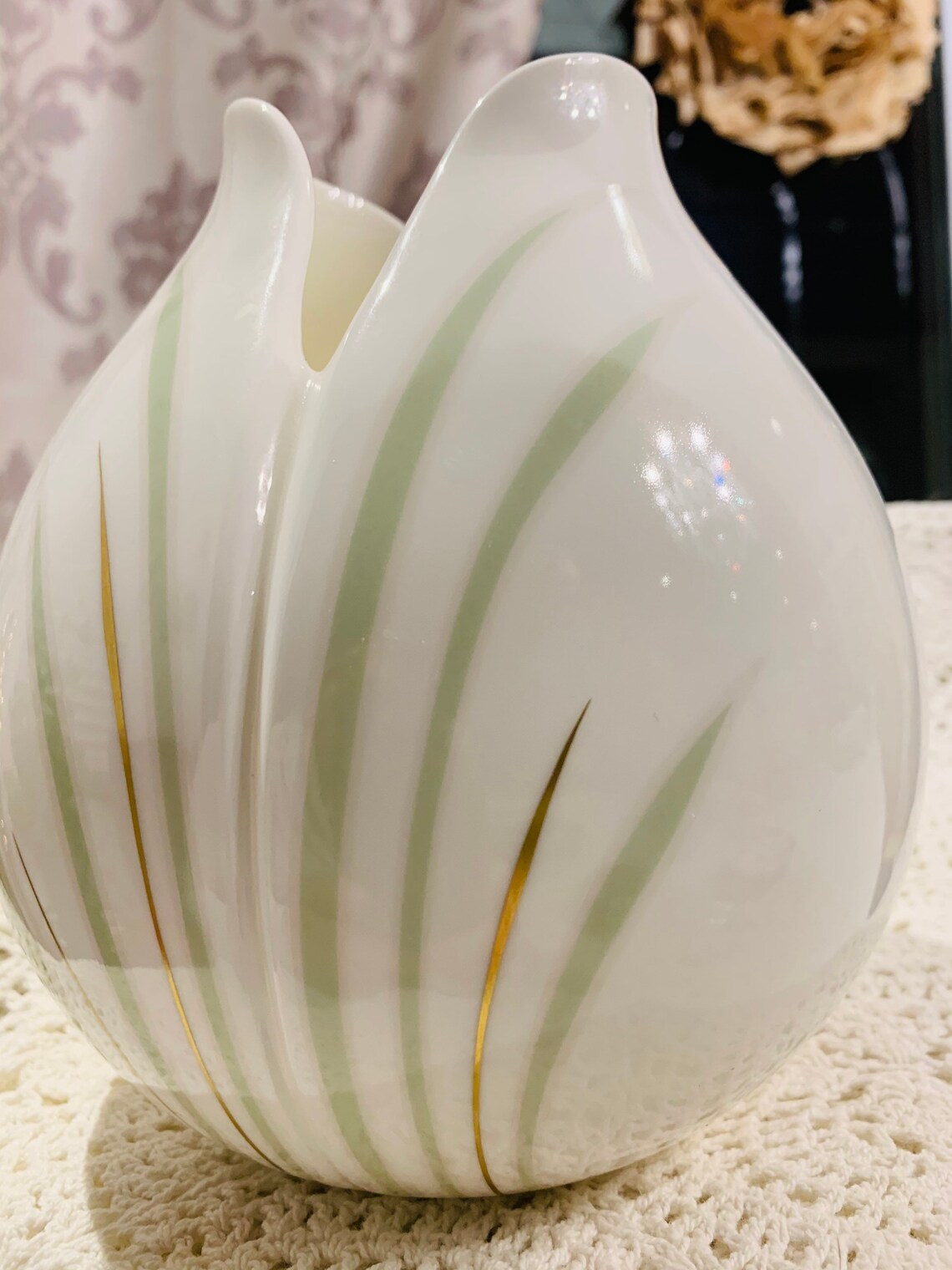 Vintage 1982 Royal Doulton Tulip Blossom vase Gerald Gulotta | Etsy