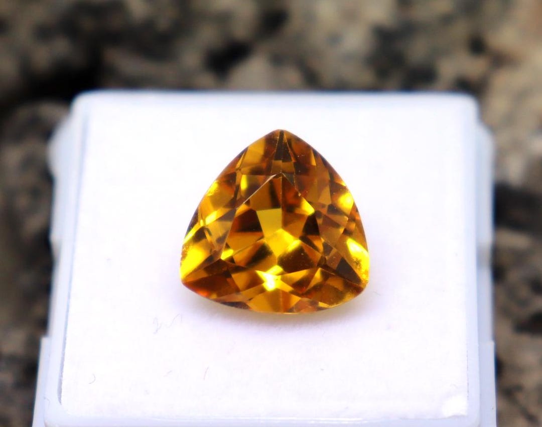Precious Gemstone Bright Yellow Color Sphene Stone Natural Sphene ...