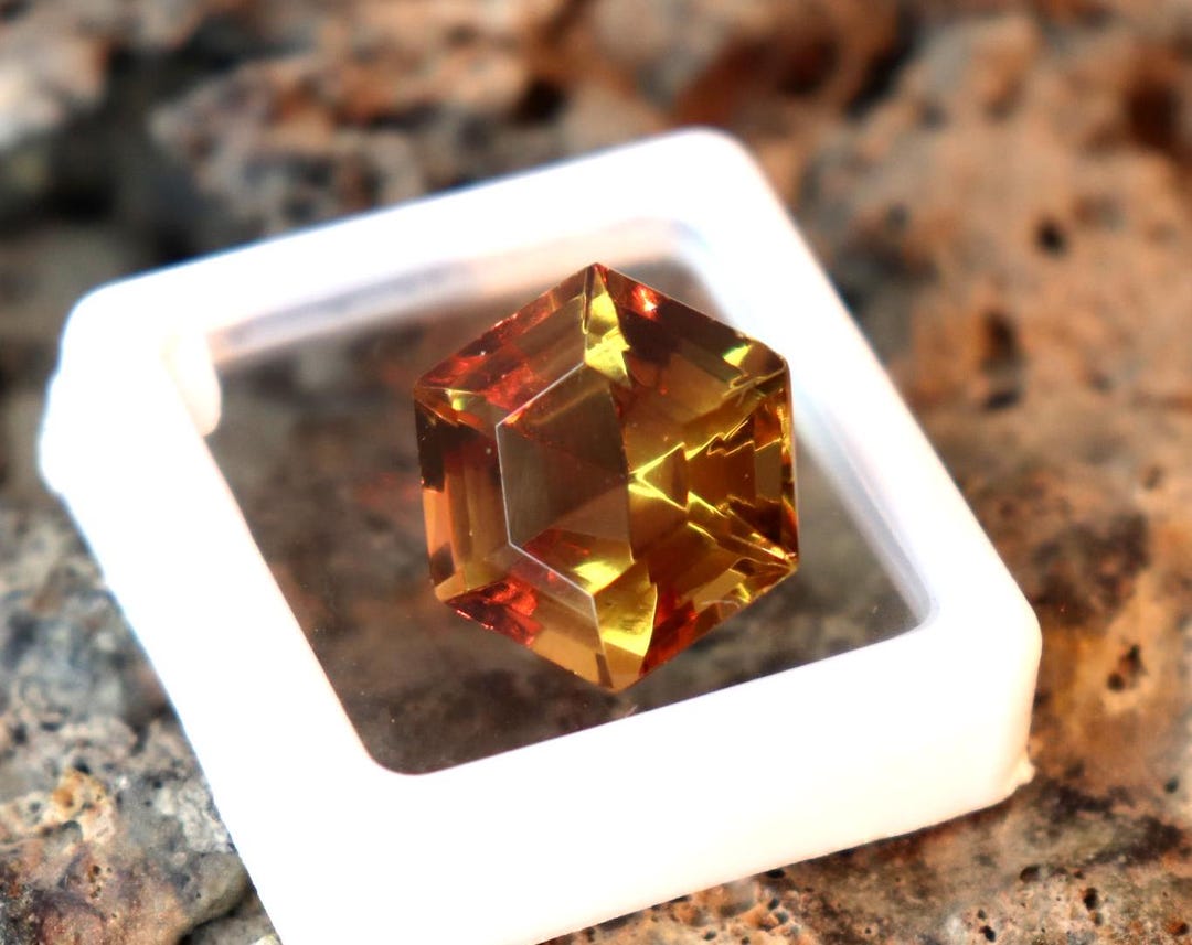 Natural Color Changing Alexandrite Stone Hexagon Cut Alexandrite 12ct ...
