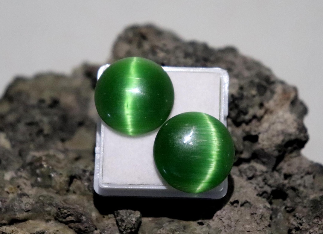 Pair of Cat's Eye Gemstone Rich Green Cat's Eye Natural Chrysoberyl 100 ...