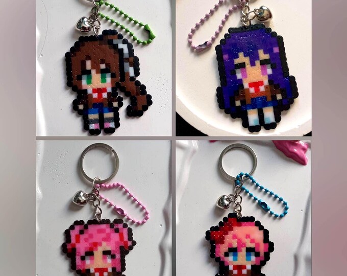 Doki Doki Literature Club Keychain / Natsuki, Sayori, Yuri, Monika ...