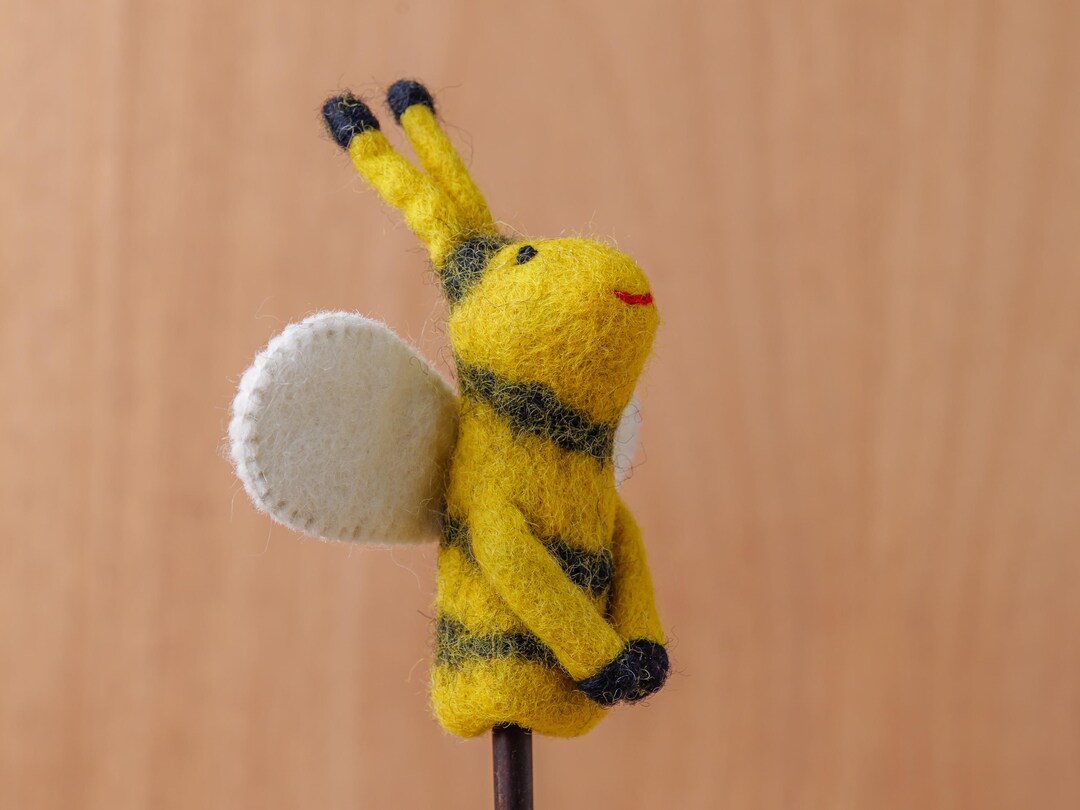 Bee Felt Finger Puppet, Handmade Finger Puppet, Childrens Story Toy ...