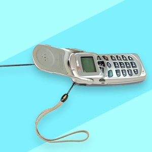 Vintage 90s Samsung Flip Cell Phone. - Etsy