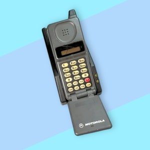 Vintage Motorola Alltel Mobile Flip Phone. Works . as is . - Etsy