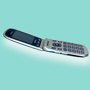 Vintage Y2K Pantech Flip Phone.as Is. - Etsy