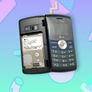 Vintage Y2K LG Keyboard Flip Cell Phone. - Etsy