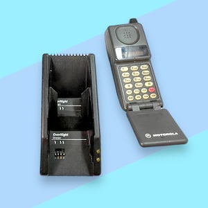 Vintage Motorola Alltel Mobile Flip Phone. Works . as is . - Etsy