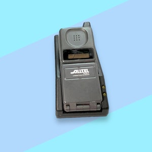 Vintage Motorola Alltel Mobile Flip Phone. Works . as is . - Etsy