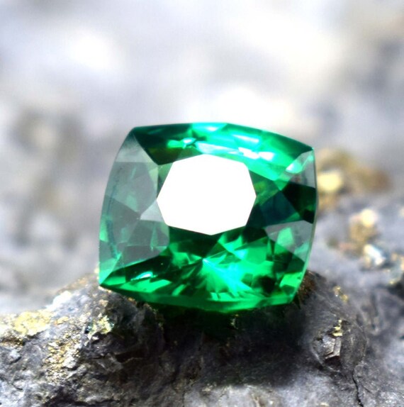 Natural Green Tsavorite cushion Cut Stone Loose Gemstone Tsavorite ...