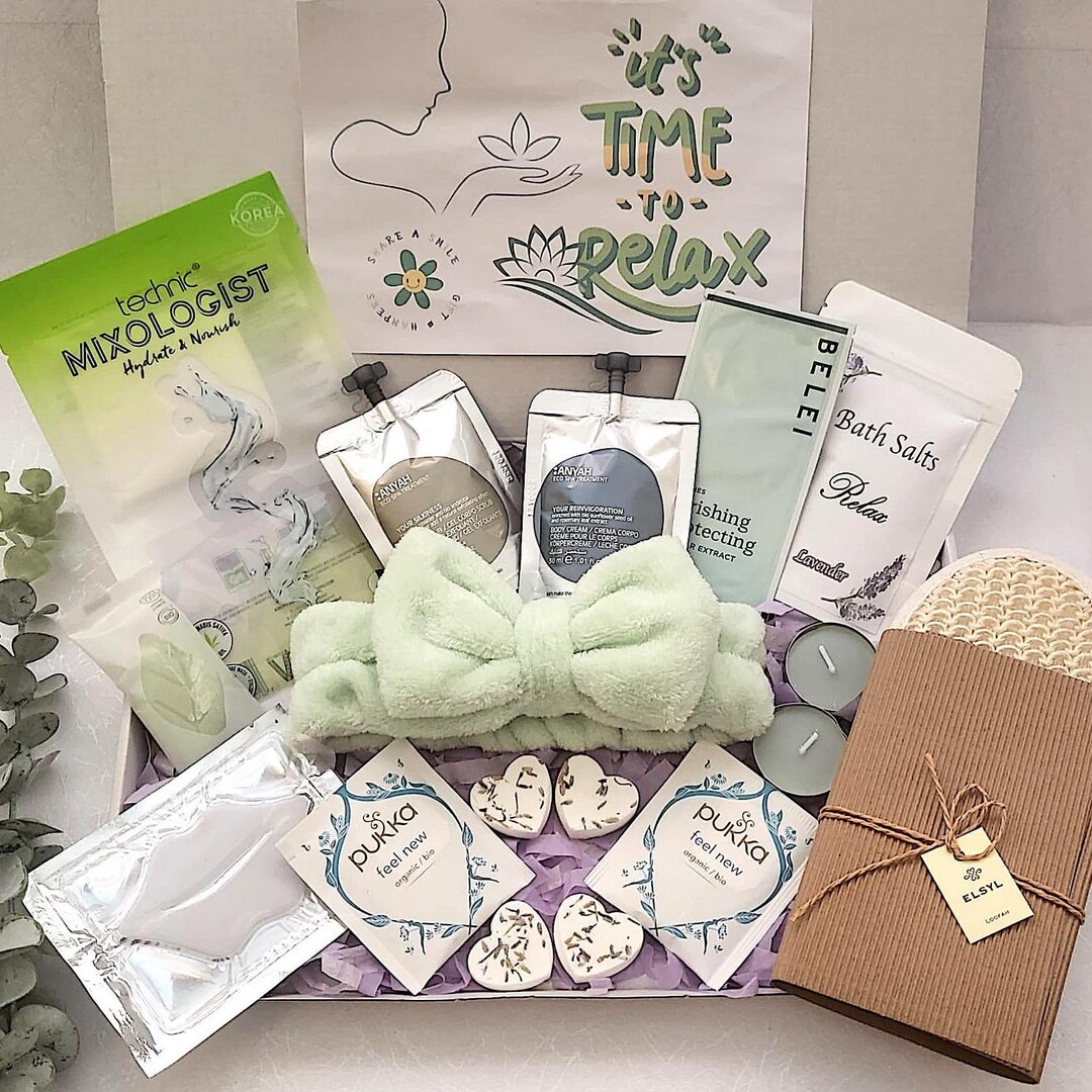 CHRISTMAS SPA HAMPER, Secret Santa Gift for Her Pick Me up Spa Gift ...