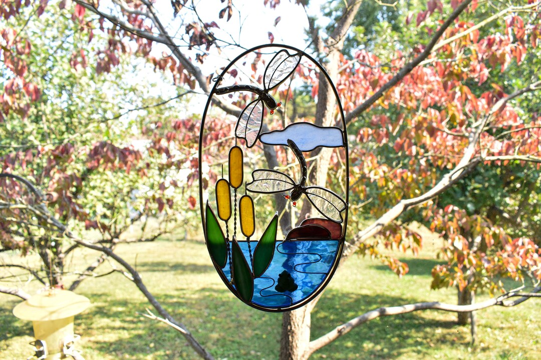 Dragonflies in Oval Wire Frame - Etsy