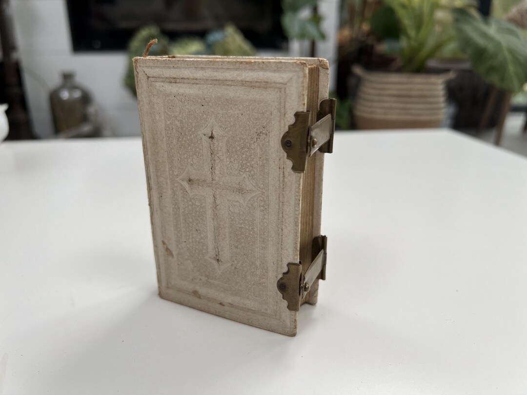 Beautiful Small White Antique French Prayer Book/paroissien Roman From ...