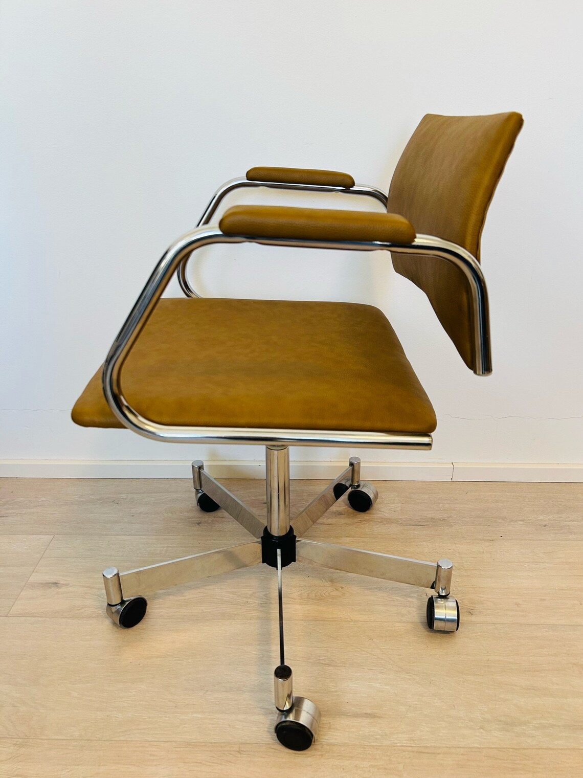 Fully Restored Mustard OFFICE CHAIR by Kovona Model K-380 ...