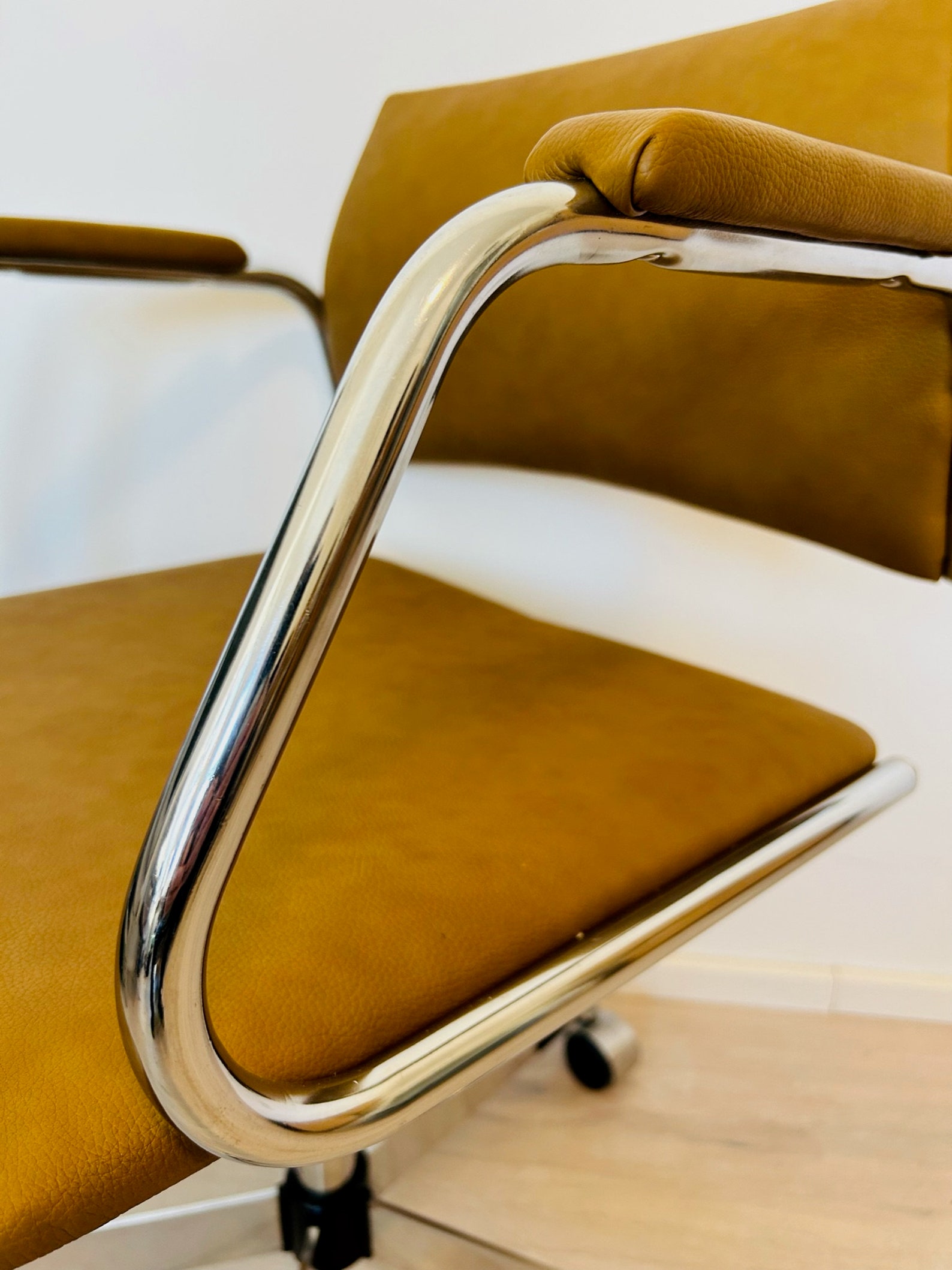 Fully Restored Mustard OFFICE CHAIR by Kovona Model K-380 ...