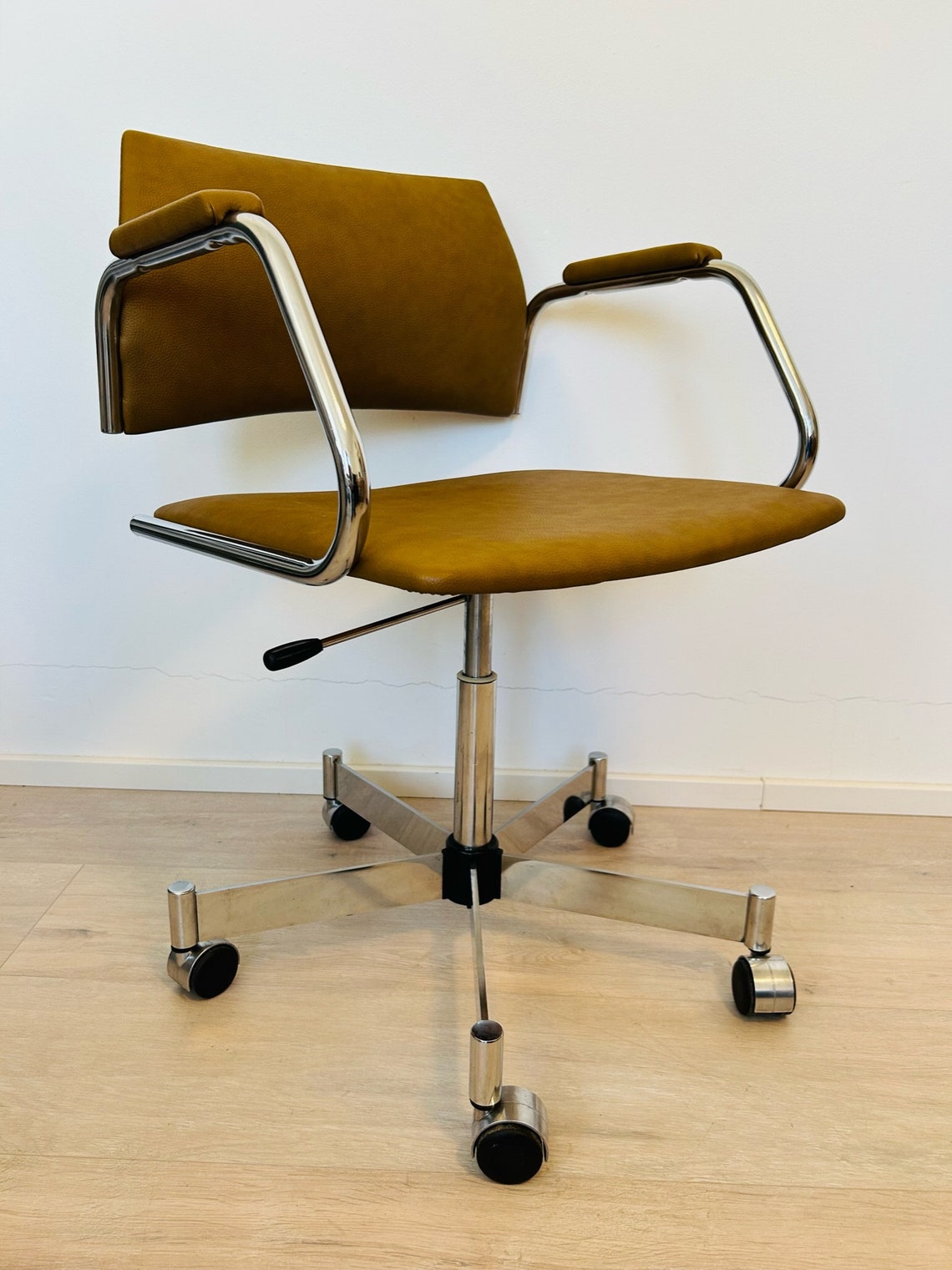 Fully Restored Mustard OFFICE CHAIR by Kovona Model K-380 ...